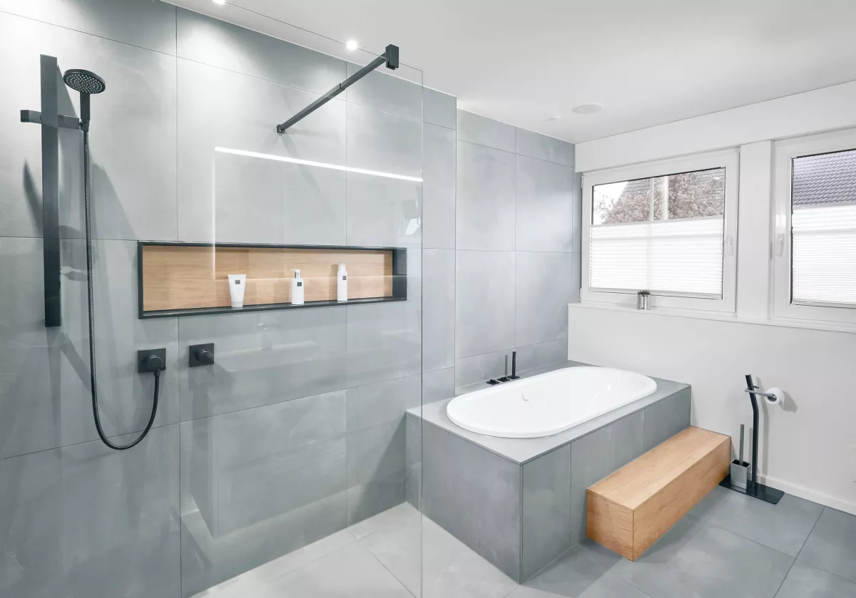 Frisch und modern - Badsanierung in Betonoptik