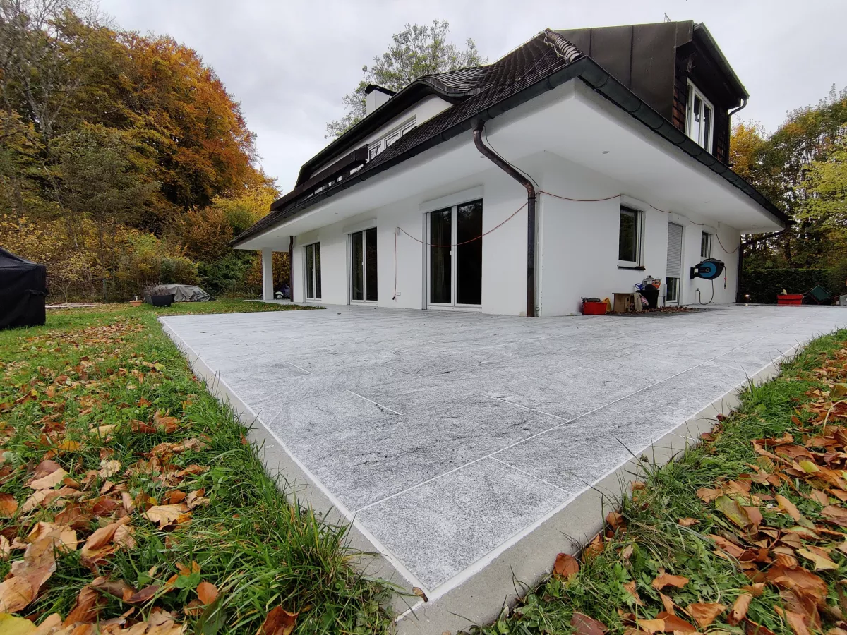 Terrassenzauber am Starnberger See: Ein Ort der Ruhe und Erholung