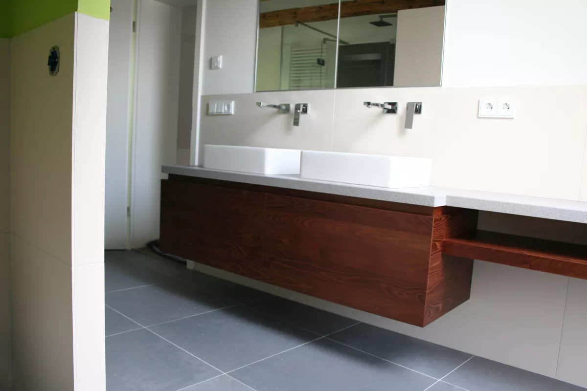 Naturverbundenheit im Bad: Ein moderner Waschtisch